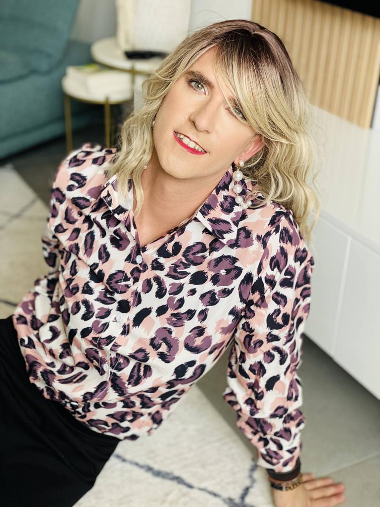 Féminisation et travestissement : l’inspirante métamorphose de Rowane ...